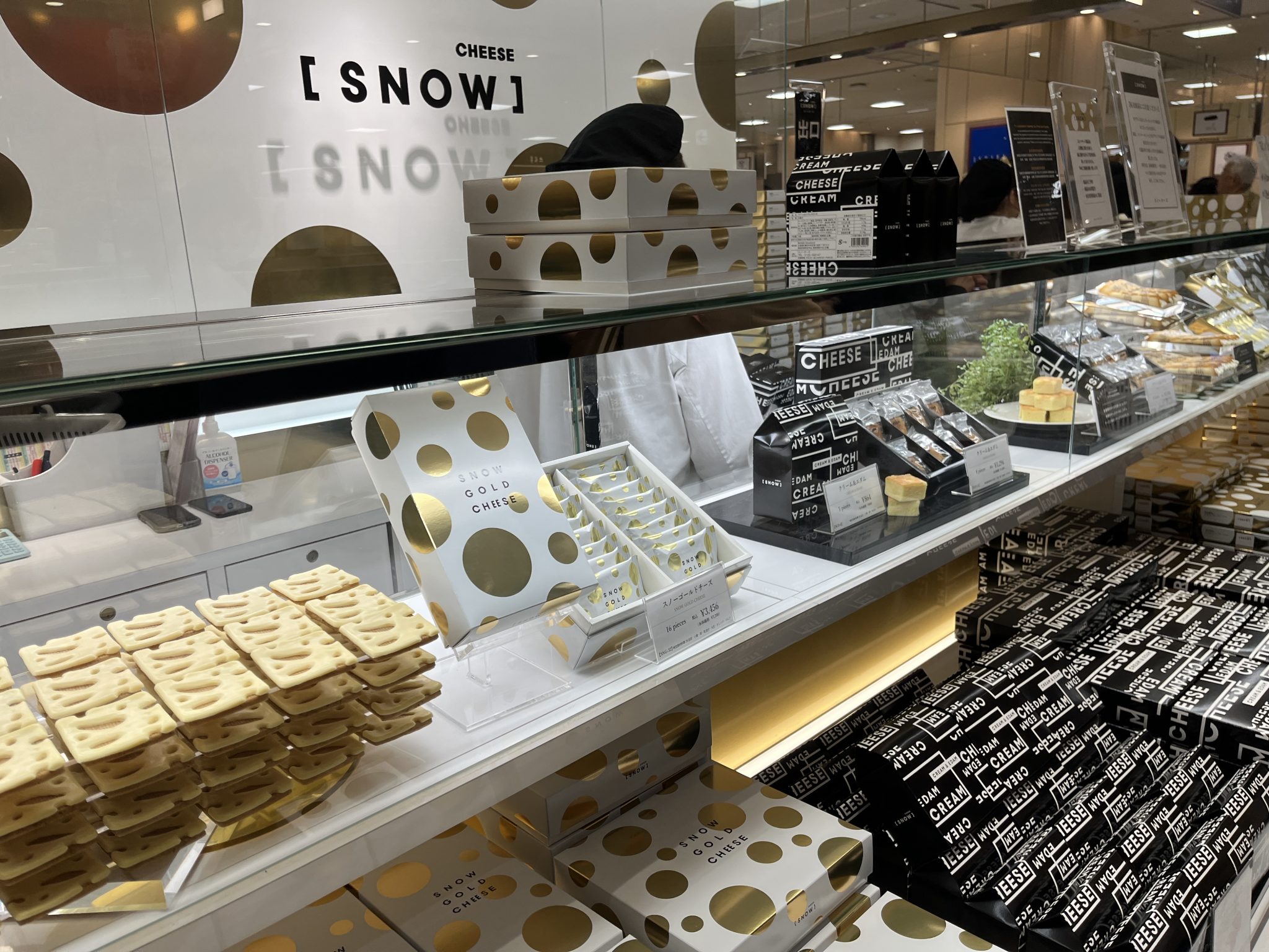 札幌大丸[SNOW]CHEESE(スノーチーズ)で開店前行列して購入！ | 食べ食べ もぐりん